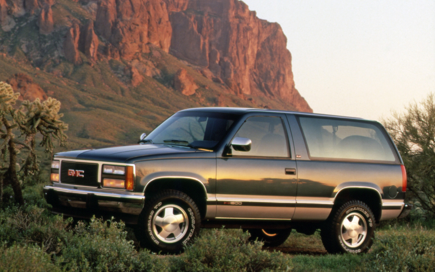 Dezo's Garage| 1990-1999 GMC Truck PDF Sales Brochure/Catalog/Flyer ...