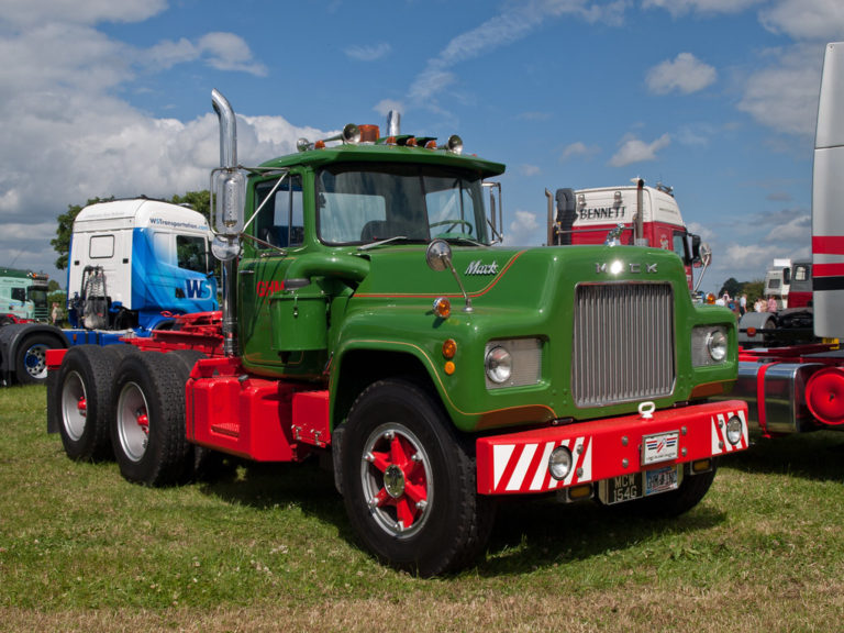 Mack 1960-1969 | Dezo's Garage